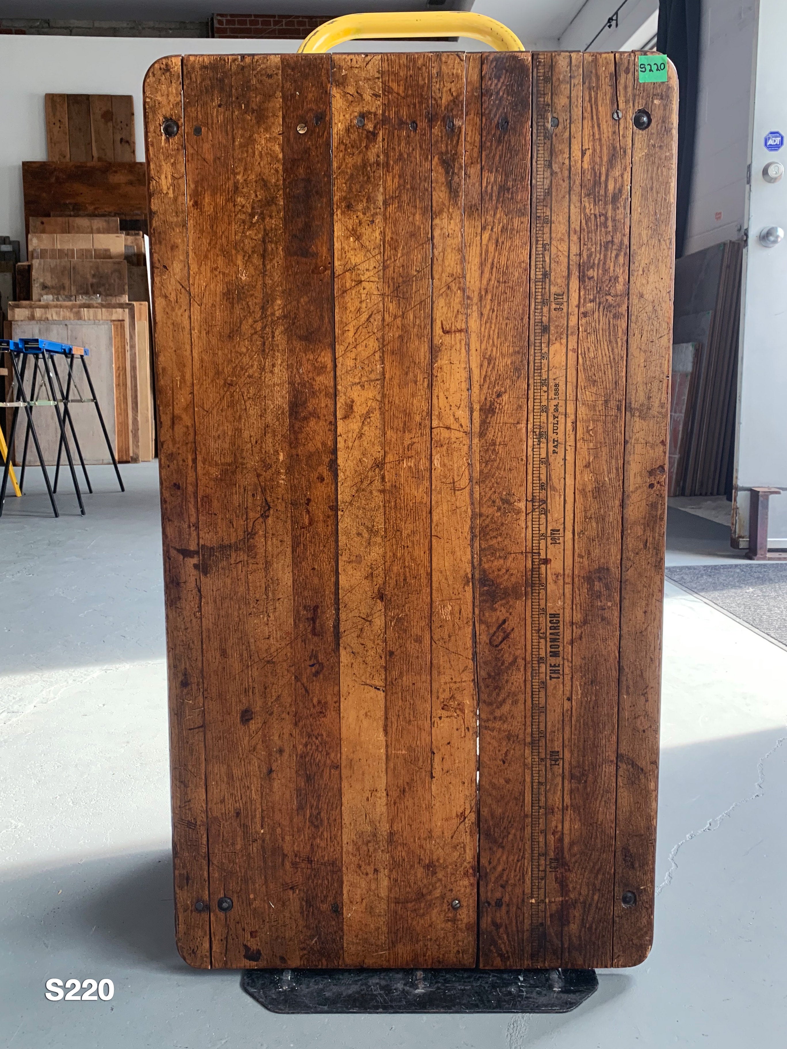 S220 | Rustica Tabletop