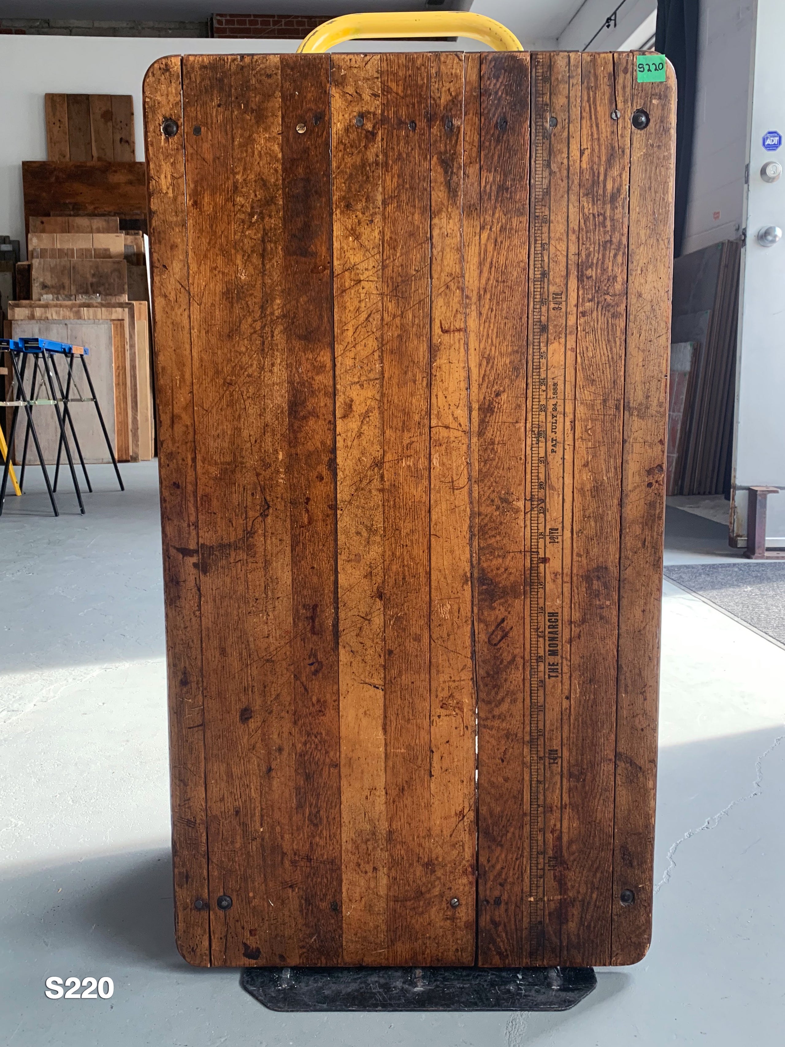 S220 | Rustica Tabletop