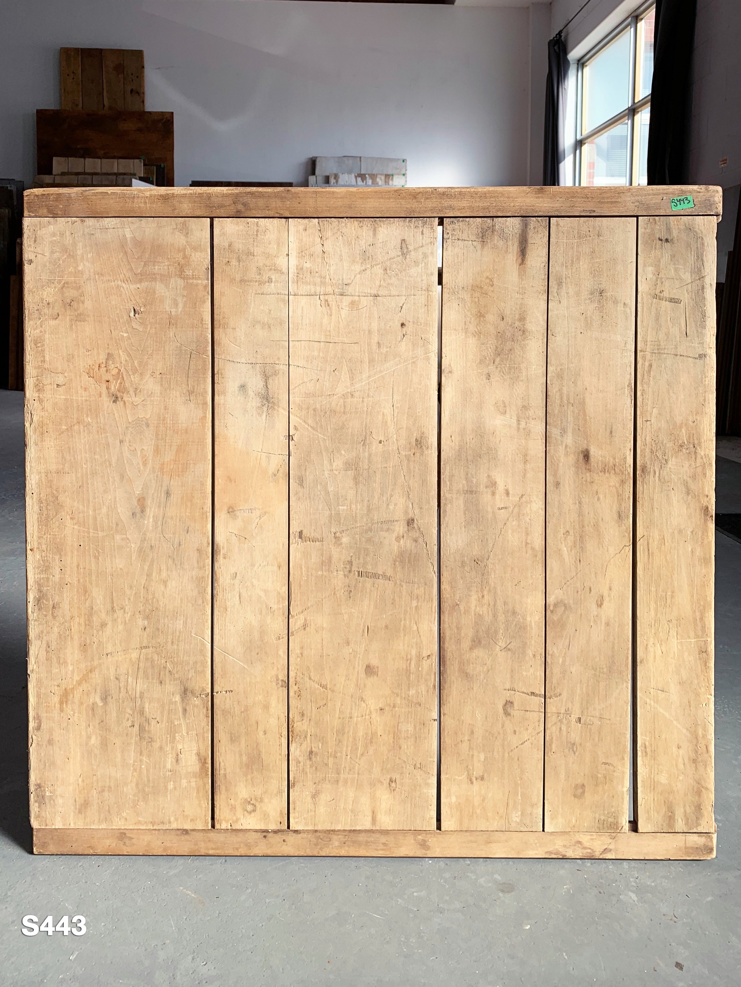 S443 | Rustica Tabletop