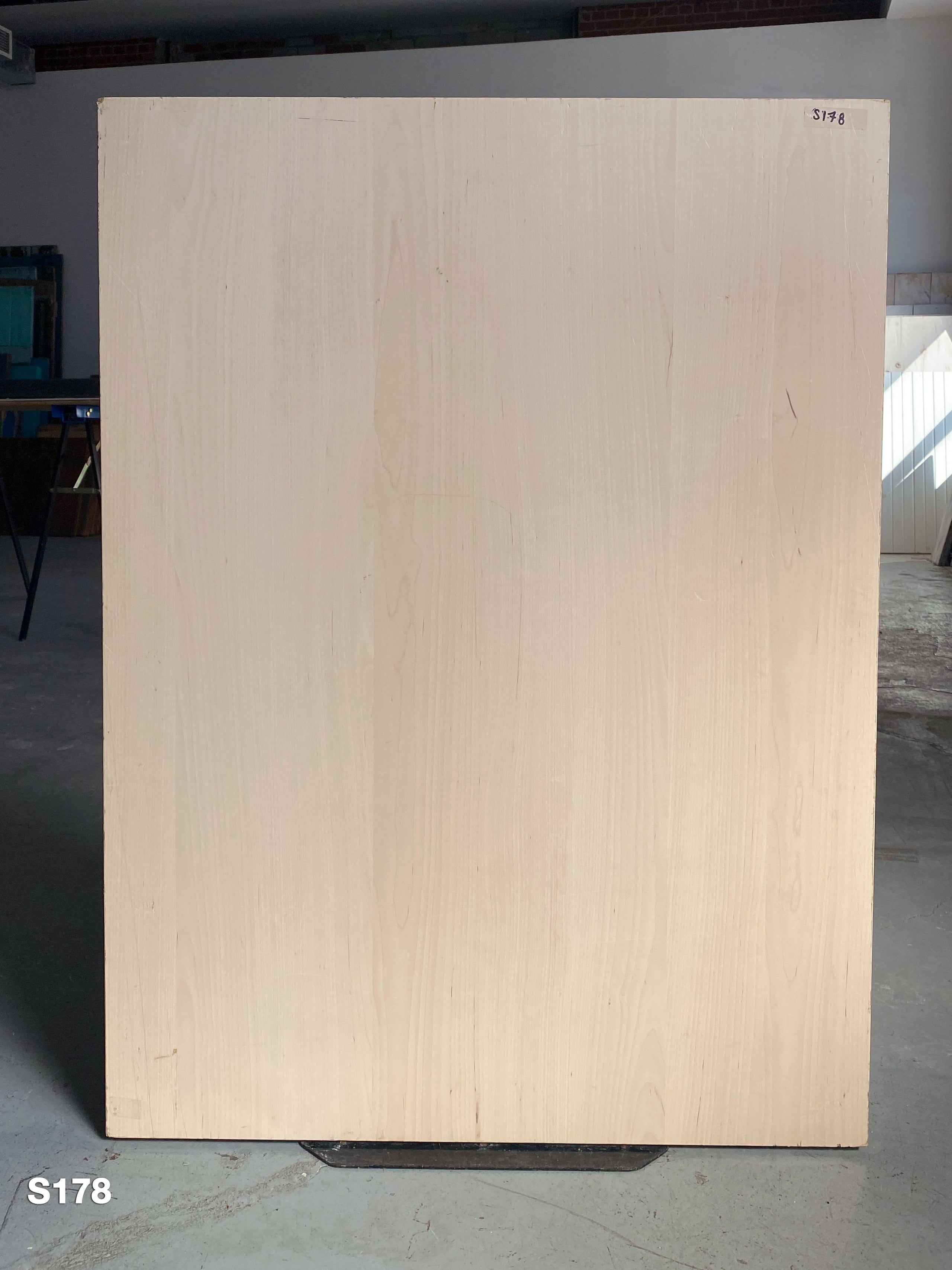 S178 | Rustica Tabletop